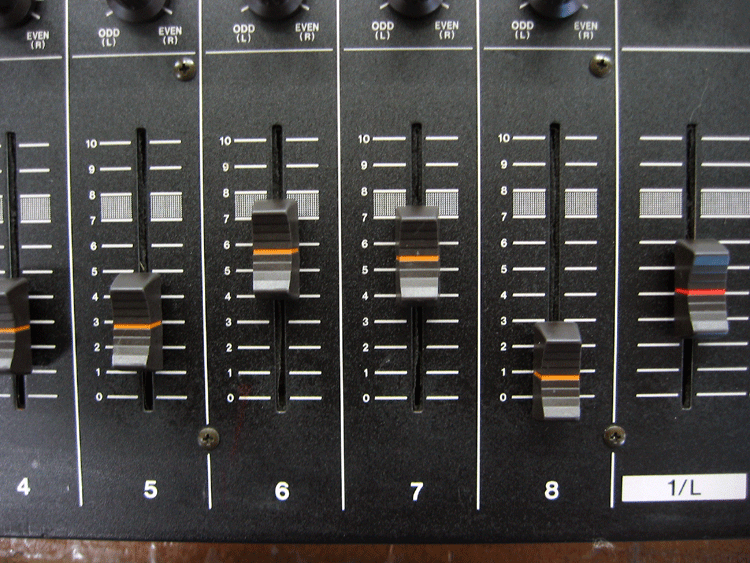 TASCAM 8채널 믹서 M-108 팝니다. | 뮤플